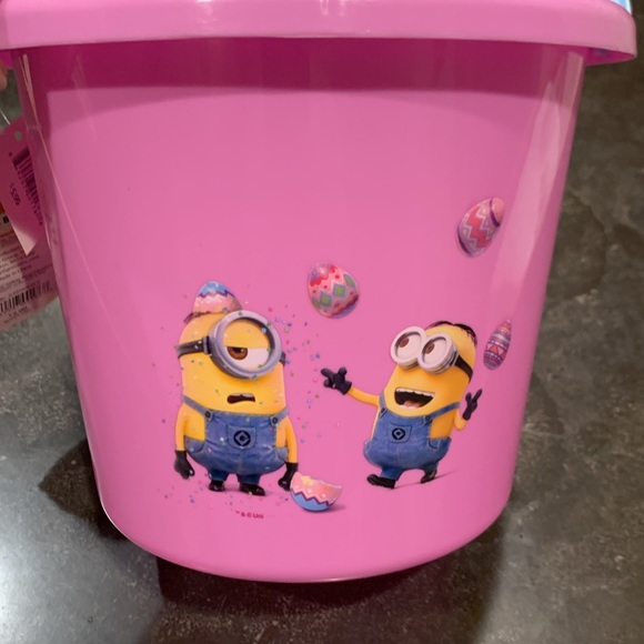 Universal | Holiday | Despicable Me Minion Plastic Easter Bucket | Poshmark
